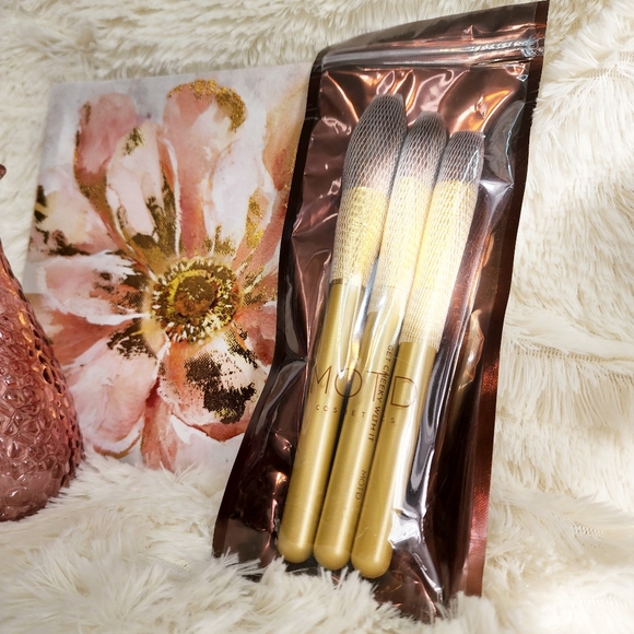 Motd | Makeup | Motd Face Brush Set Gold Goddess New 3pc Set | Poshmark